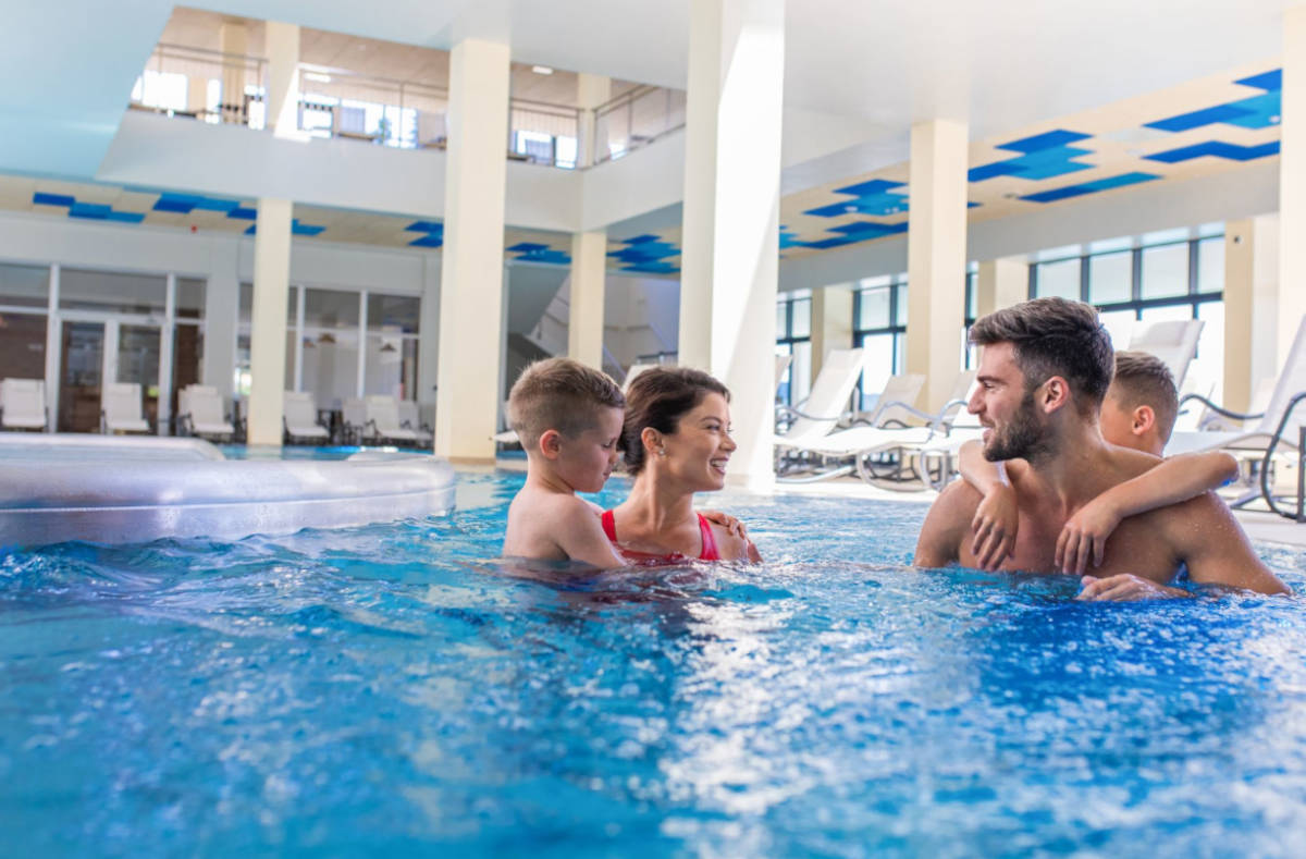 Warum Kinder im Wasser runterkommen und Eltern endlich auch